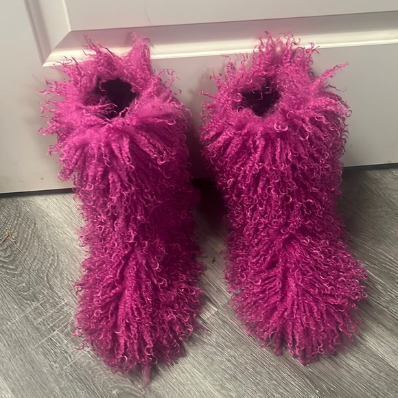 fashion 10 | Shoes | Pink Fuzzy Boots | Poshmark